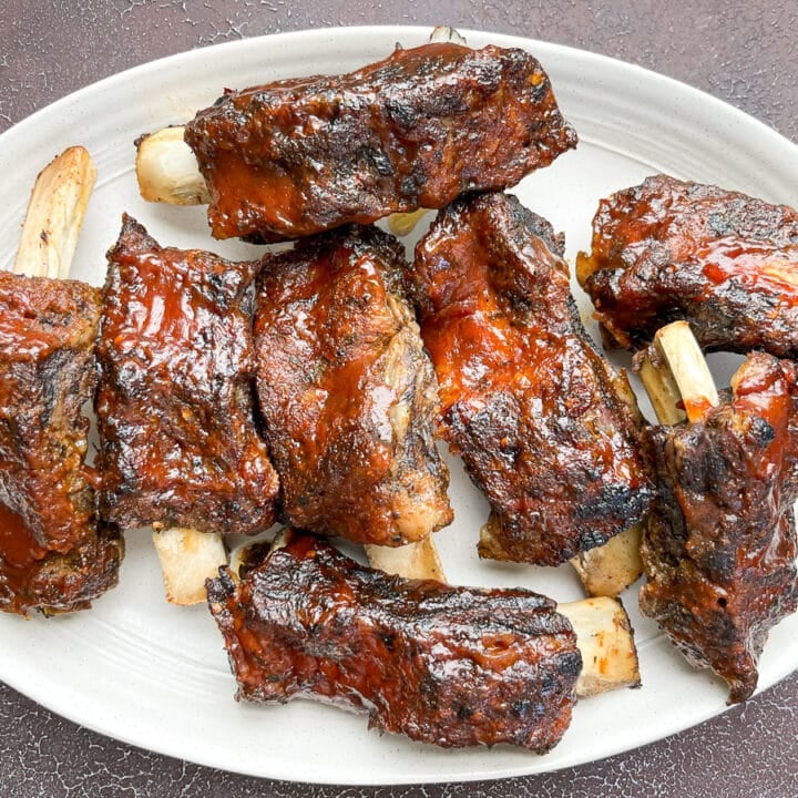 Easy Beef Back Ribs in the Oven (Juicy, Fall-Off-The-Bone Tender ...