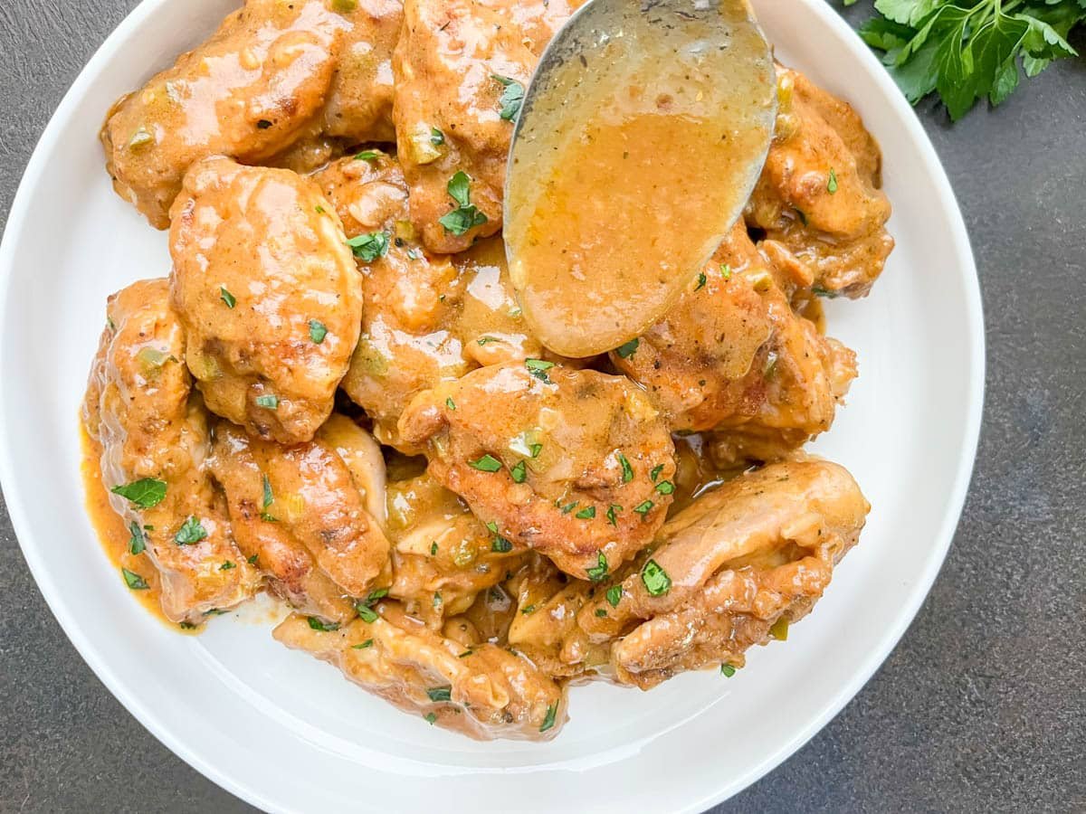 Velvety Southern Smothered Chicken Thighs with Gravy : Cooking With Bliss
